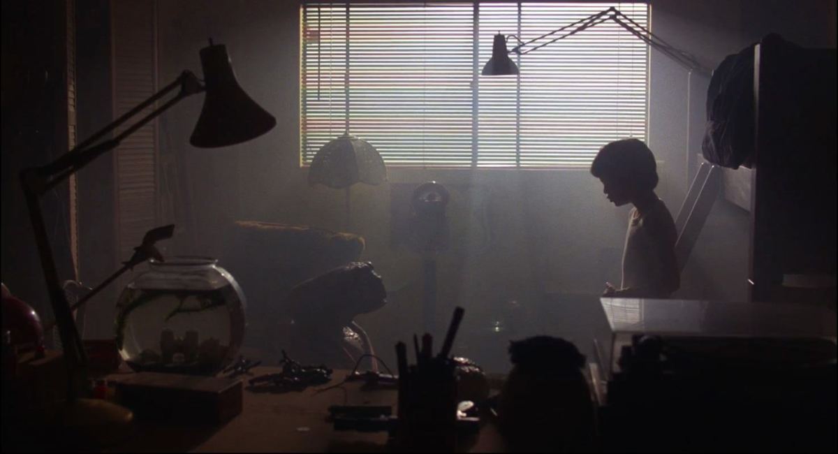 E.T. the Extra-Terrestrial (1982): An Emotionally Thrilling, High ...